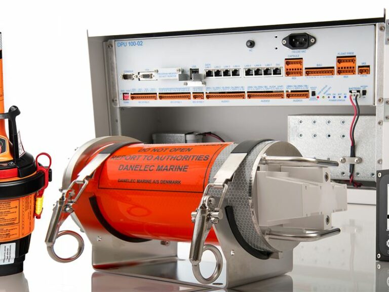 Voyage Data Recorder - VDR - Mackay Communications, Inc.